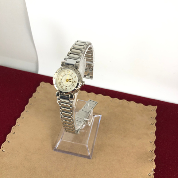 Avon | Accessories | Vintage Avon Silver And Gold Tone Link Watch ...